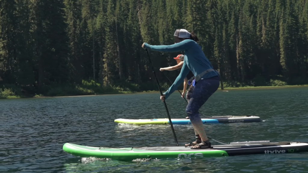 The Proper Way To Hold A Paddle Board Paddle
